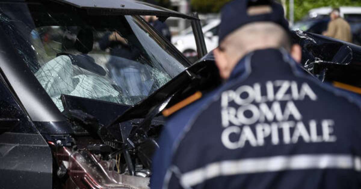 Immobile sofre fratura na costela após acidente de carro em Roma