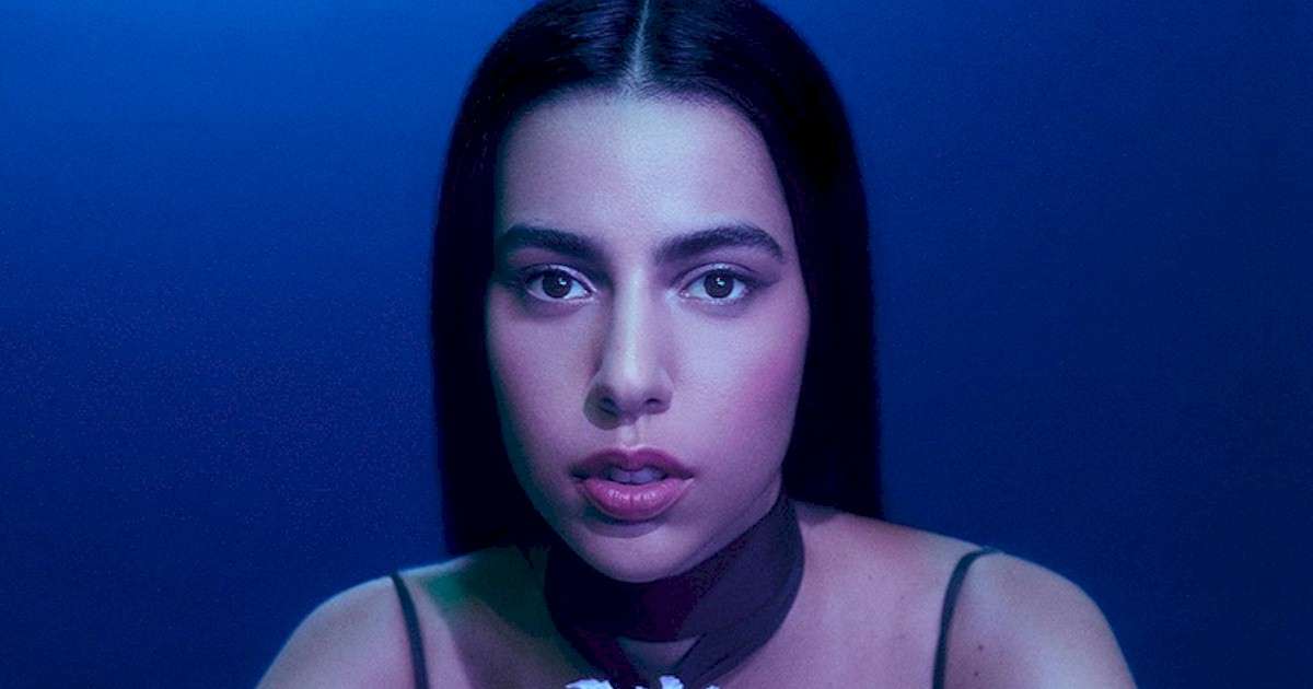 Marina Sena divulga capa, conteúdo e título de seu novo álbum