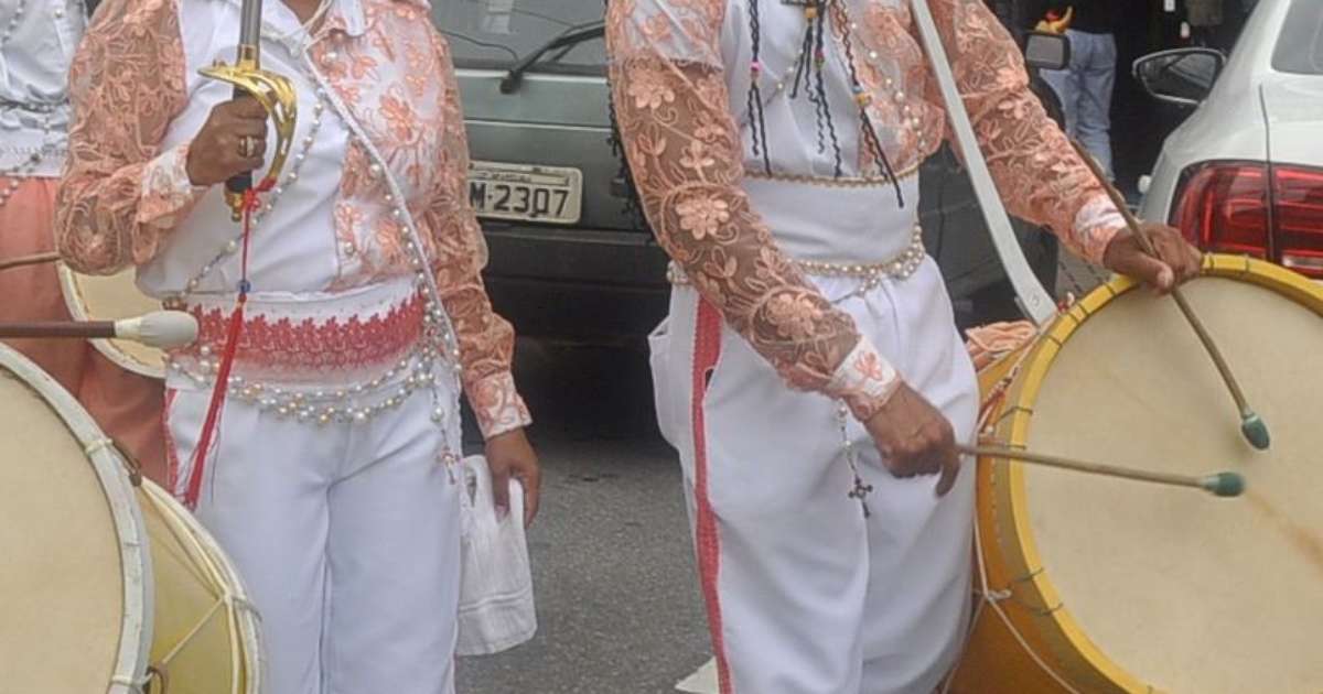 Tradição do Congado é mantida nas favelas e vilas de MG