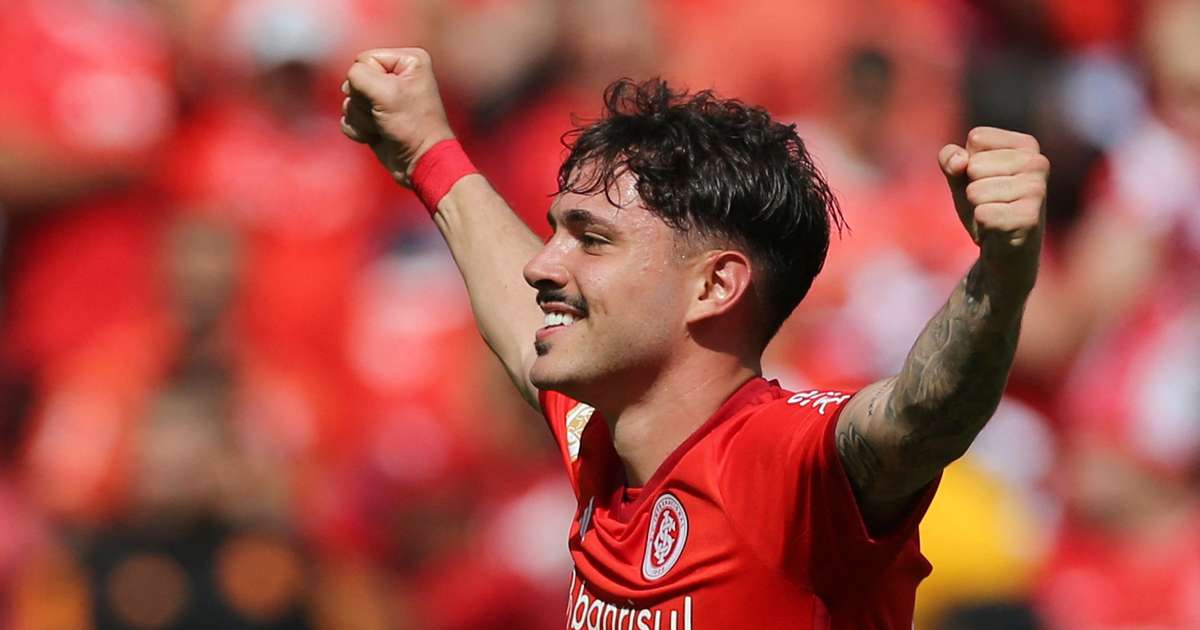 Com gol no fim, Internacional derrota o Flamengo pelo Brasileirão
