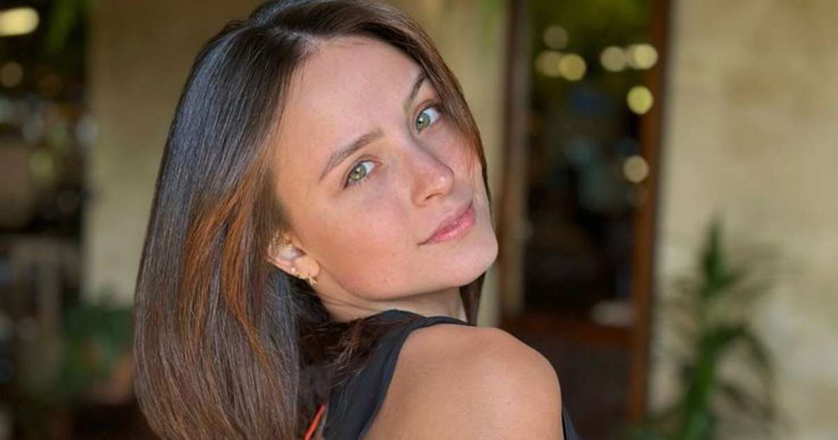 Como Larissa Manoela deixou bumbum durinho na JK Estética Avançada