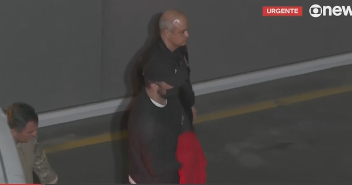 Voo de Thiago Brennand chega ao aeroporto de Guarulhos