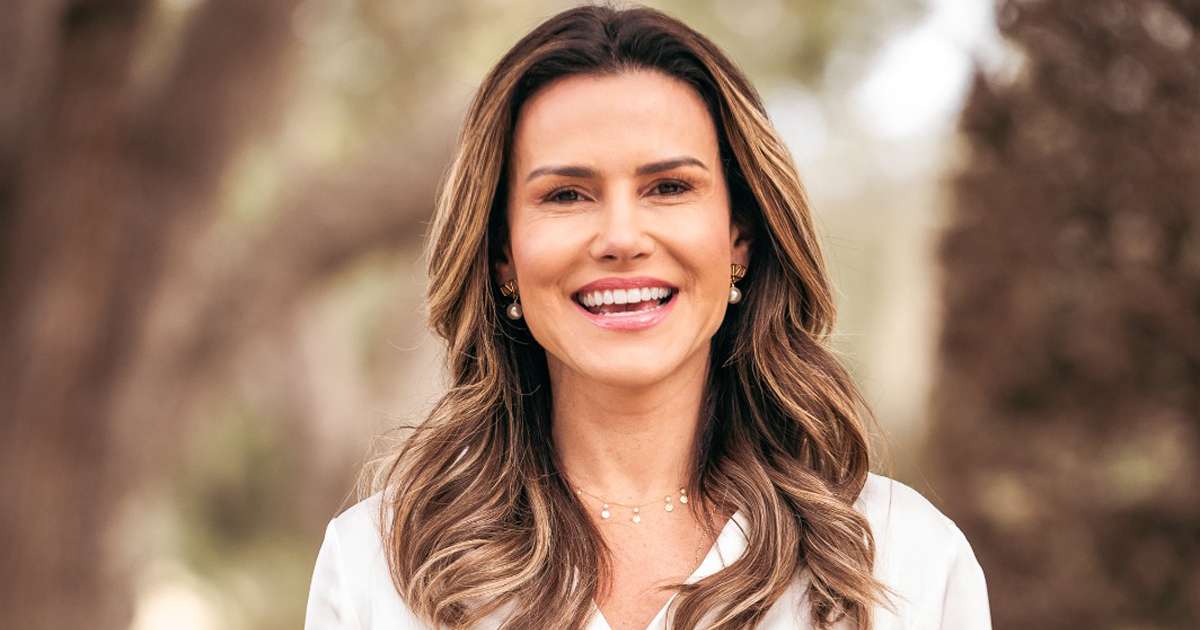 Camila Vieira visita cenário de filme estrelado por Angelina Jolie