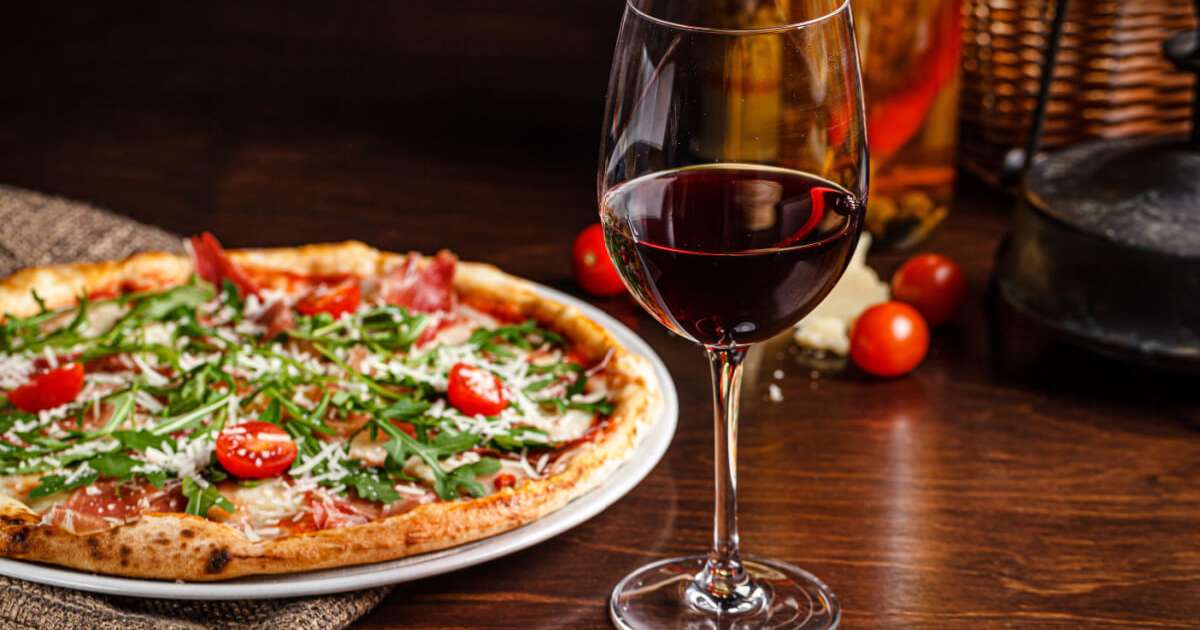 Veja como harmonizar vinho e pizza perfeitamente