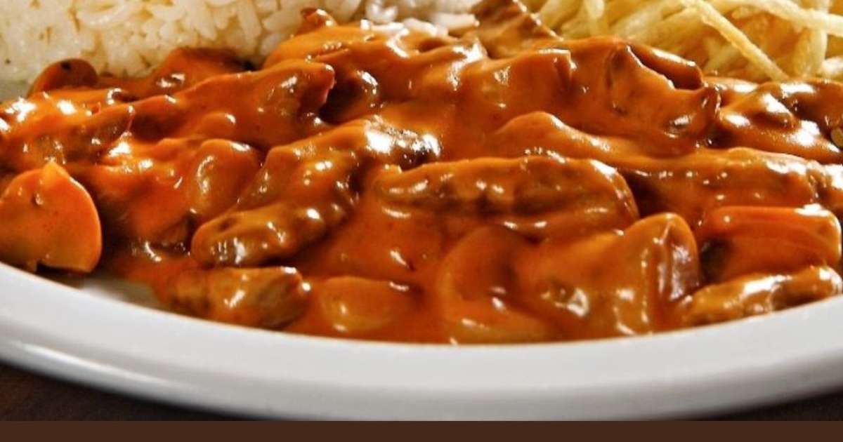 Strogonoff de Frango, o simples, que agrada. Dia das mães