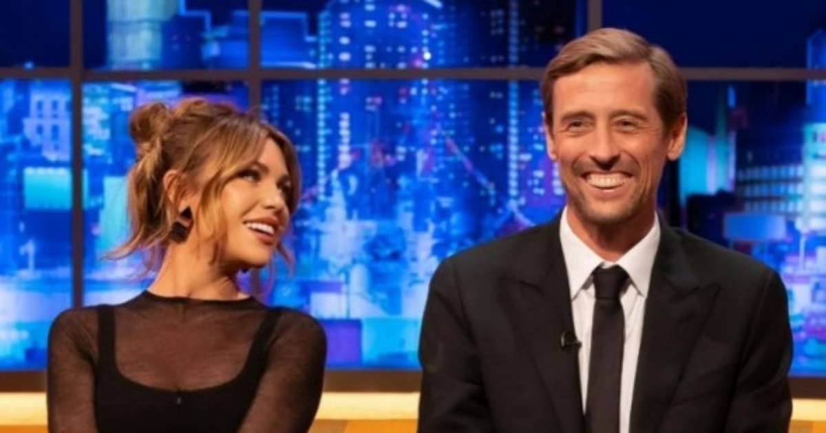 Emoji de berinjela e fantasia de viking: ex-jogador e esposa revelam ...