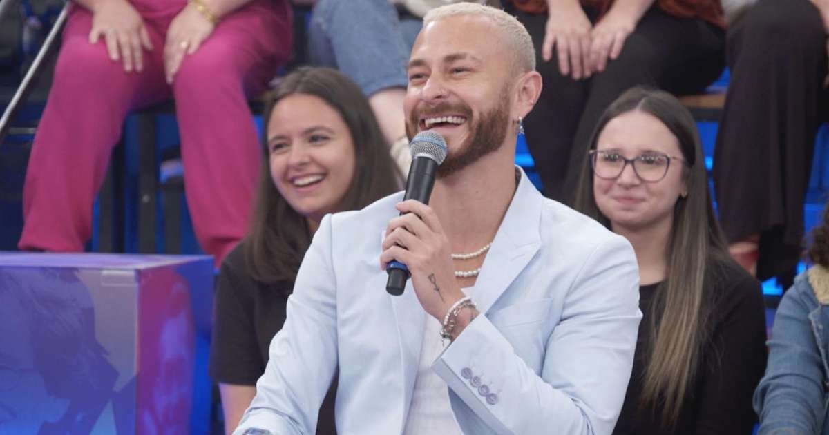 Por que a língua de Fred, do Desimpedidos, está branca? Foto do ex-BBB ...