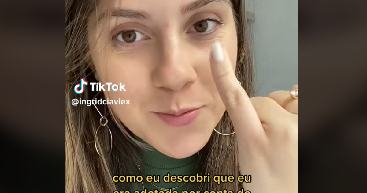 Mulher viraliza ao relatar ter descoberto quem era o pai biológico por formato do dedinho