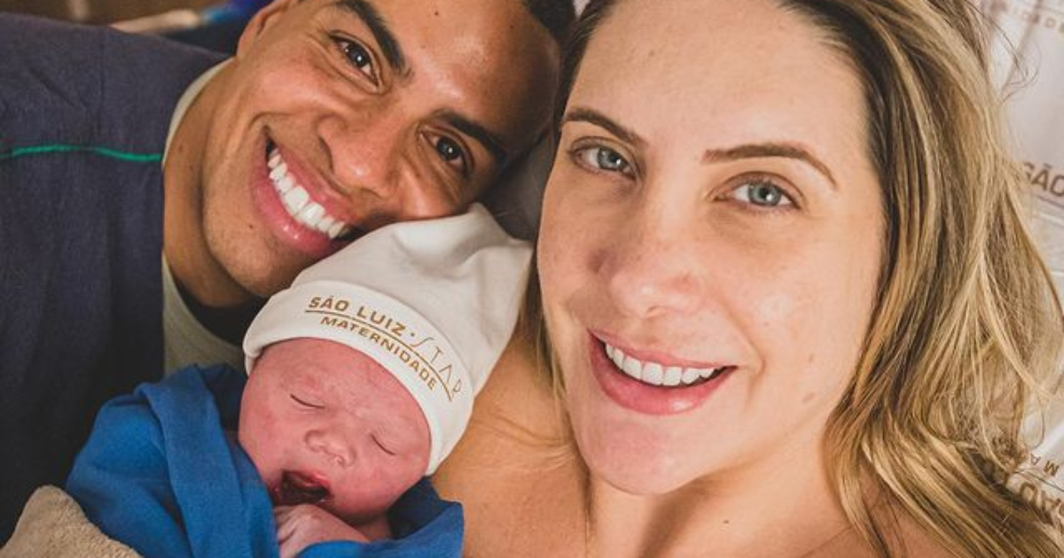 Apresentador Thiago Oliveira anuncia o nascimento da primeira filha