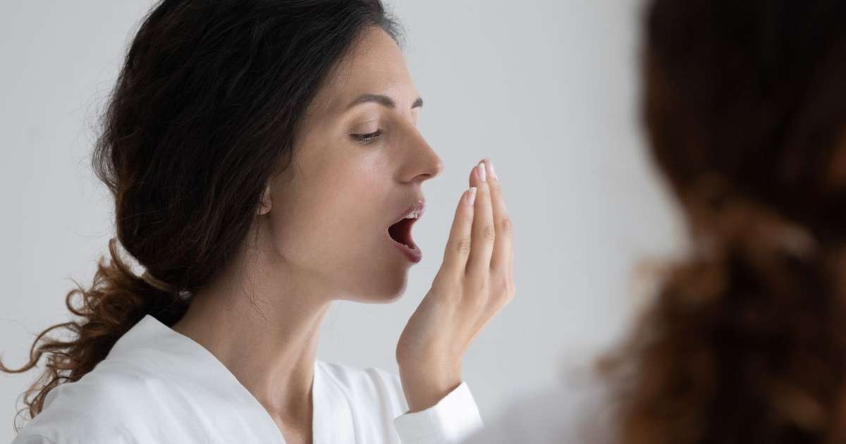 Halitose: veja as causas, tipos e como prevenir o mau hálito