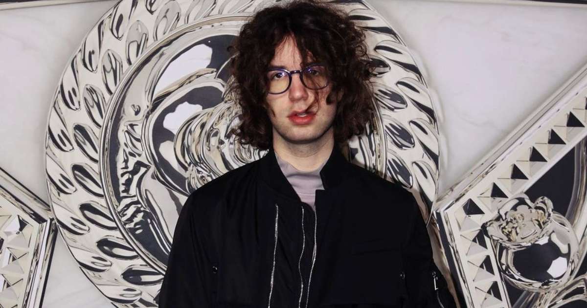 Lucas Jagger assume namoro com gringa: "conheci ela lá fora"