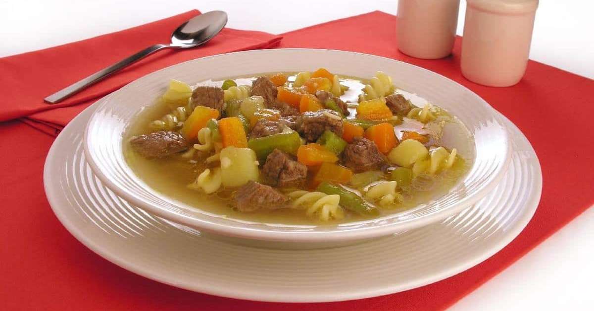 Sopa de legumes simples para iniciantes na cozinha