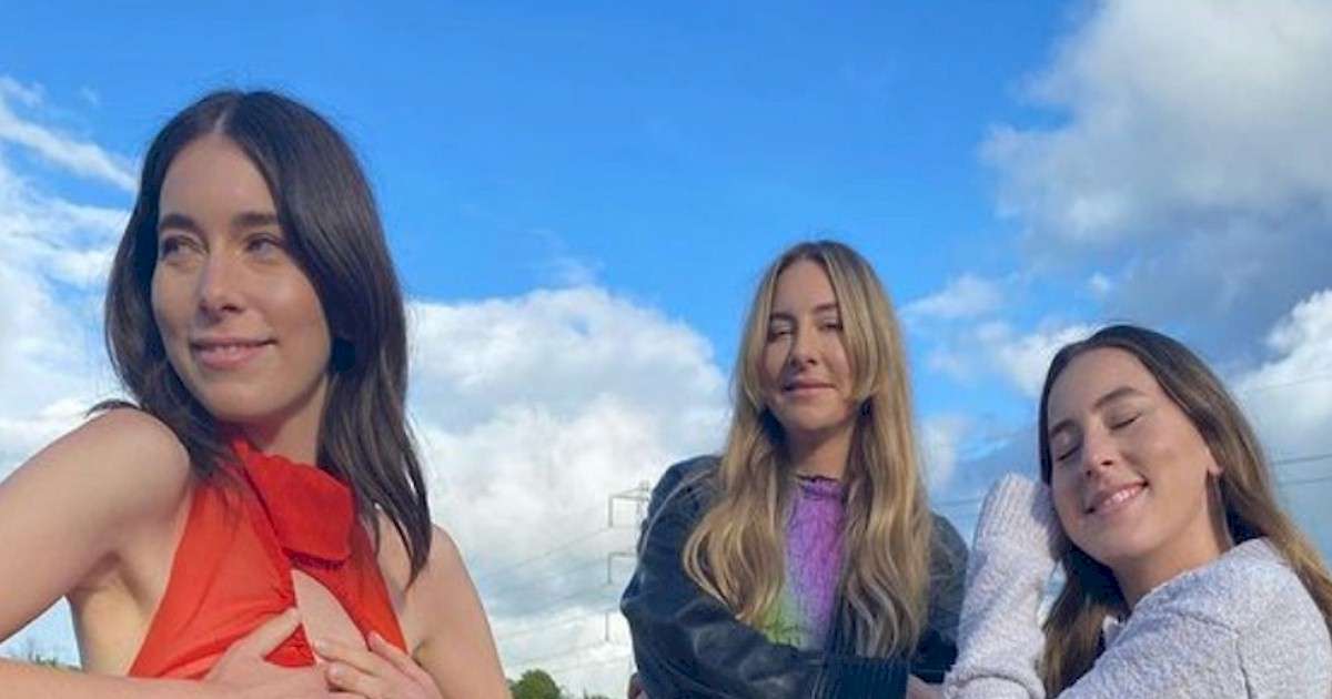 HAIM no Brasil: trio publica vídeo com música da Xuxa nas redes