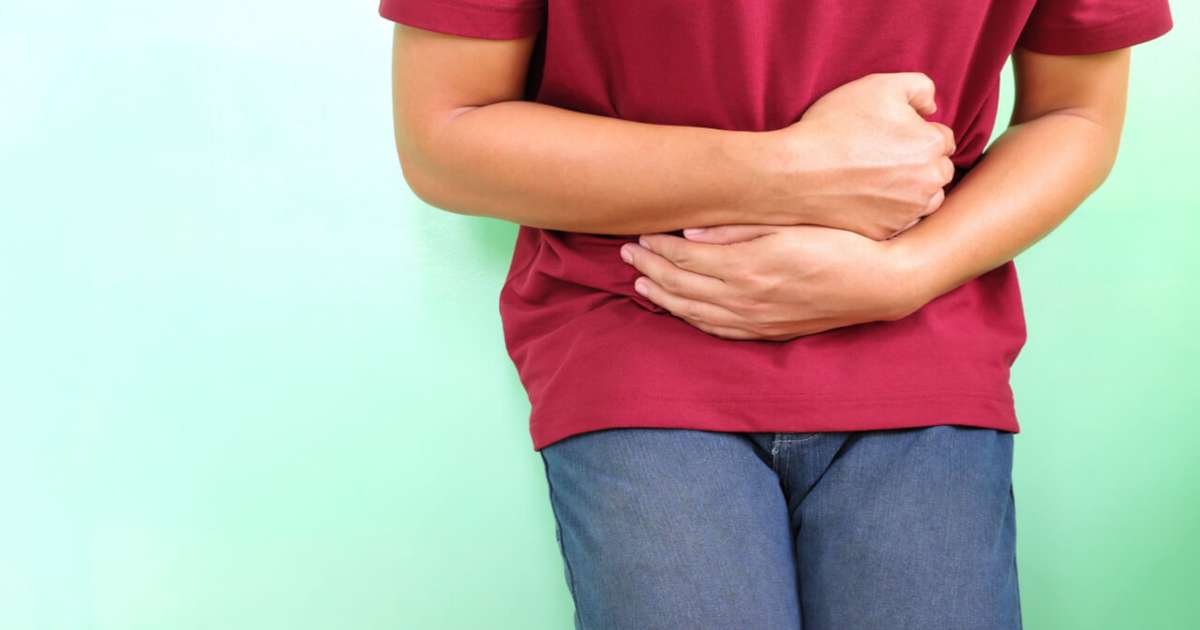 Intestino solto e inchaço abdominal? Saiba o que causa esses sintomas