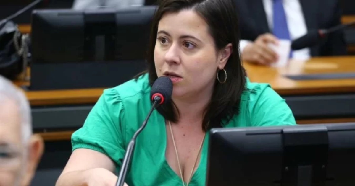 CPI do MST: presidente da comissão corta microfone de Sâmia Bomfim pela ...