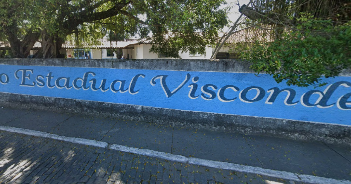 PM em serviço ameaça e agride aluna dentro de escola estadual no RJ