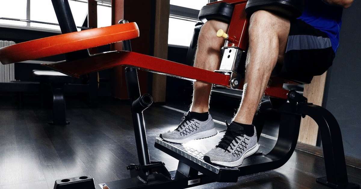Treino de panturrilha sentado: como fazer e evoluir a musculatura rápido