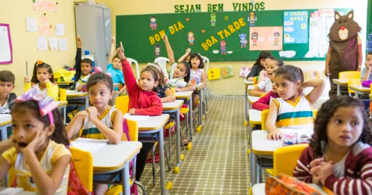 MEC incentiva prêmios a melhores escolas e professores para reduzir ...