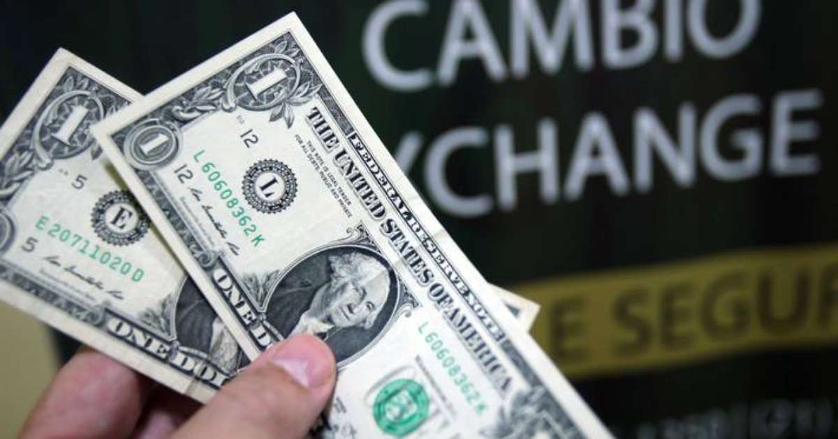 O que leva o dólar a ficar perto dos R$ 4,80?