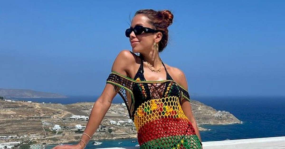 Anitta: confira a capa oficial do novo single "Funk Rave"