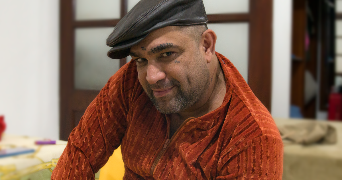 Evandro Santo relembra tempo na prostituição: "Era preso e apanhava da ...