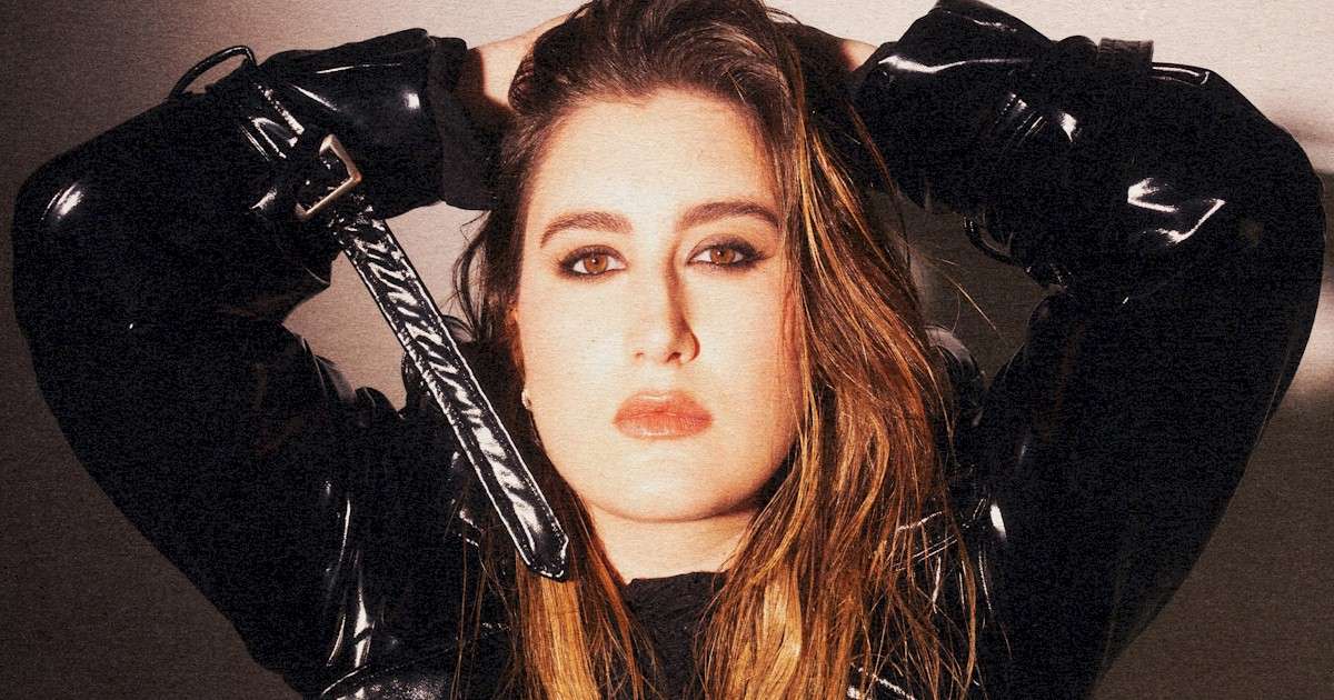 Rosa Linn lança o seu inédito EP 'Lay Your Hands Upon My Heart'