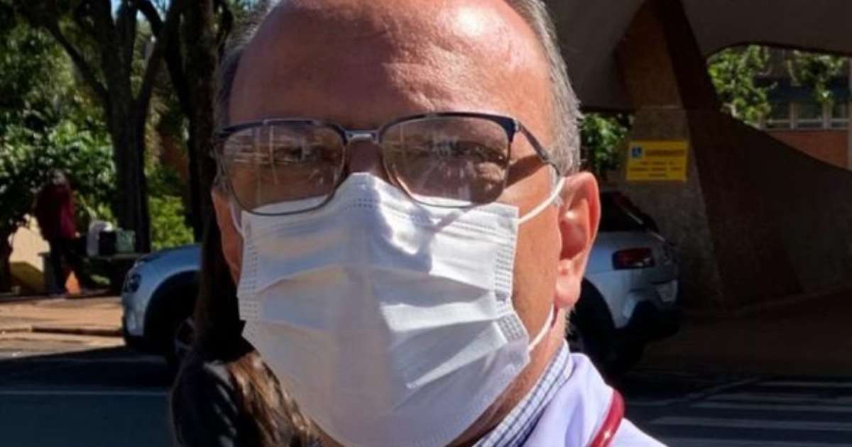 Após décadas sem estudar, aposentado ingressa em faculdade pública de ...