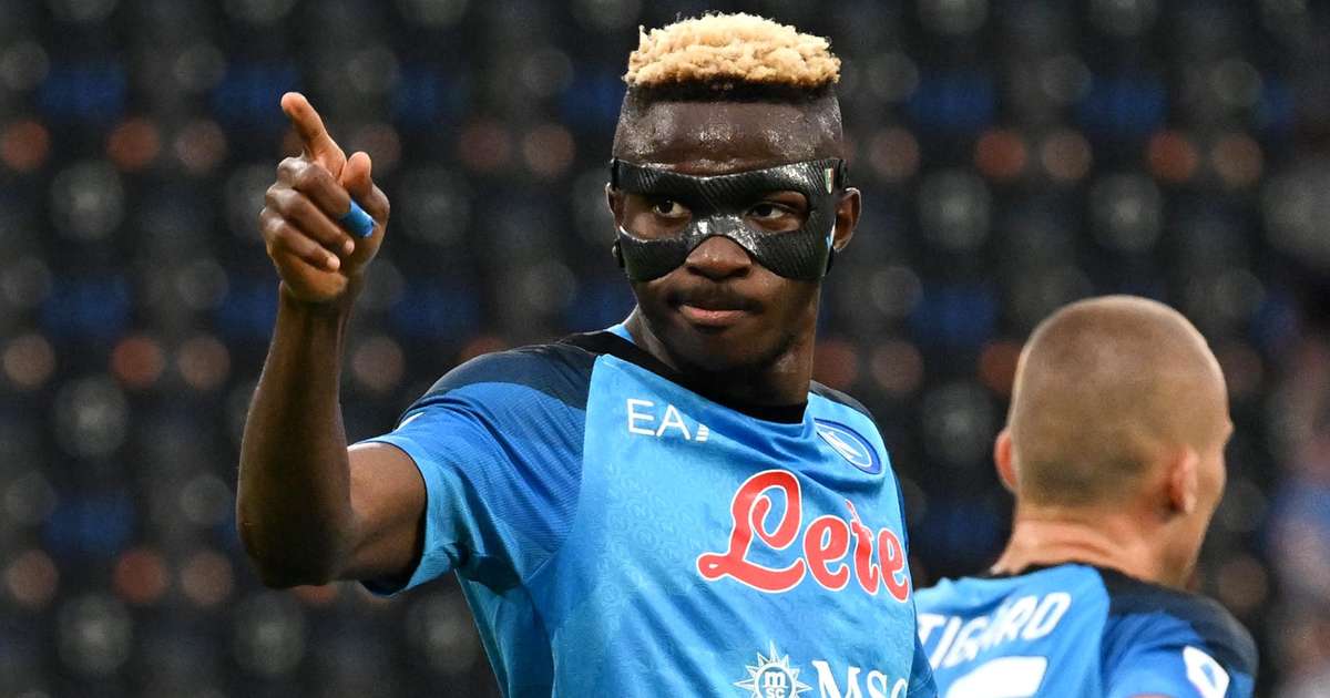 Osimhen diz que vai permanecer no Napoli: 'Não há melhor lugar'