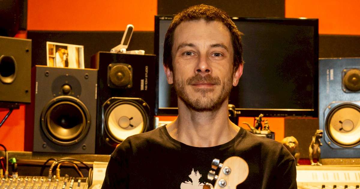 Beto Lee homenageia sua mãe, Rita Lee, no Rio de Janeiro