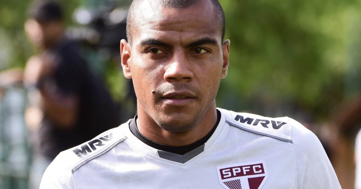 Ex-jogador do São Paulo é preso após agredir irmão com faca