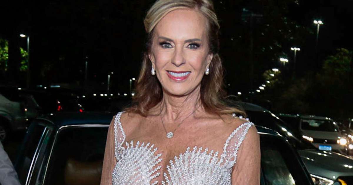 Helô Pinheiro celebra 80 anos com festa luxuosa em família: 'Inesquecível'