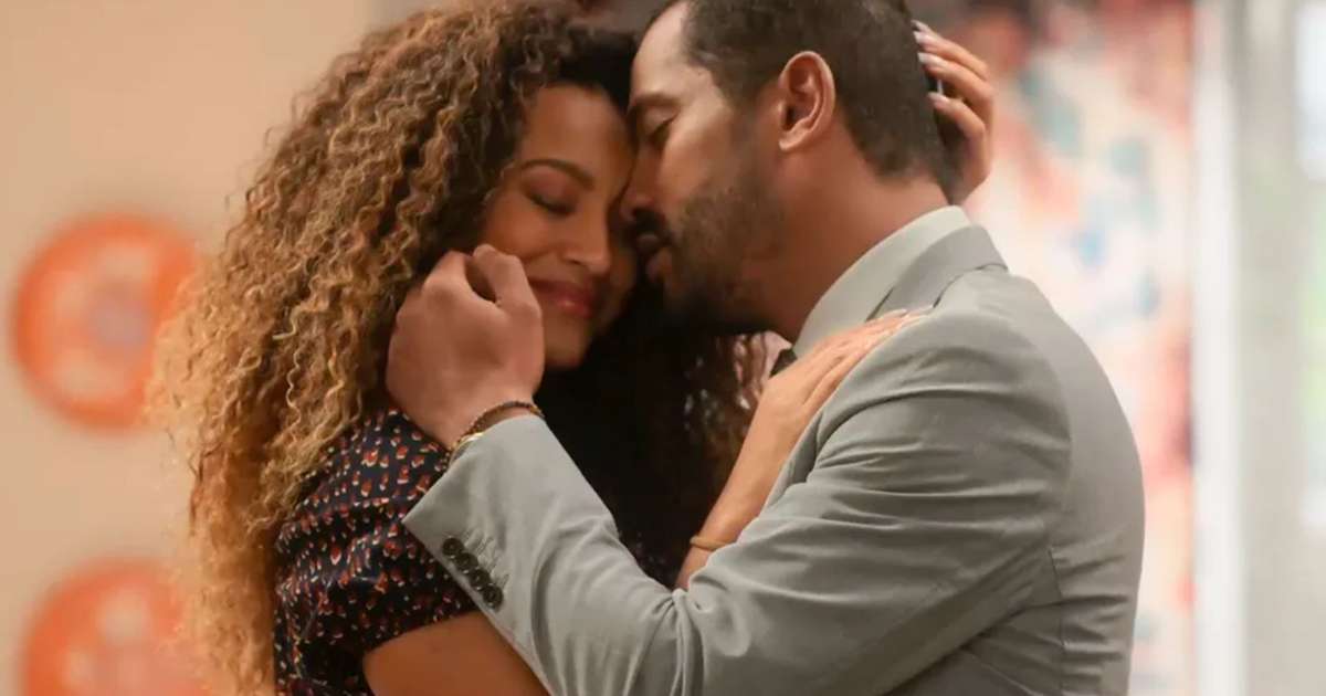 Sol se entrega para Ben em noite de amor após pedido em 'Vai na Fé'