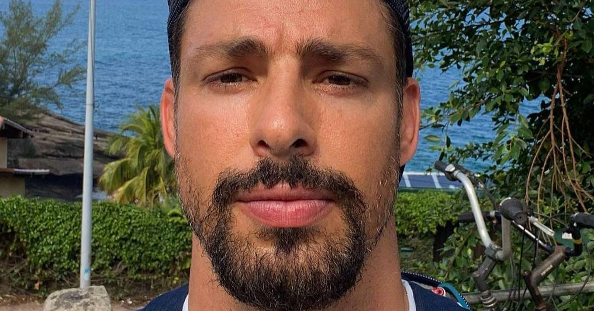 Cauã Reymond revela principal dificuldade na hora da paquera