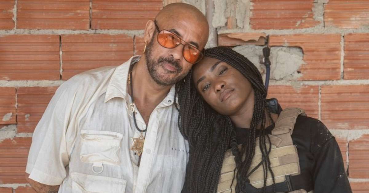 Erika Januza assume namoro com criador do AfroReggae