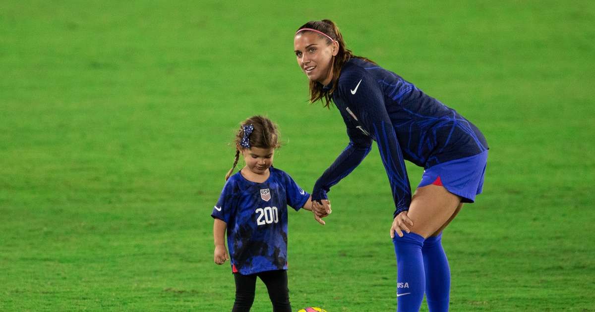 Estrela dos EUA diz que melhorou seu futebol ao se tornar mãe