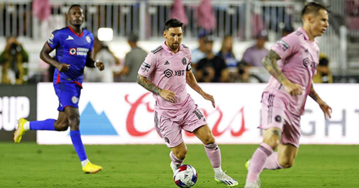 Messi estreia pelo Inter Miami e faz gol da vitória nos acréscimos