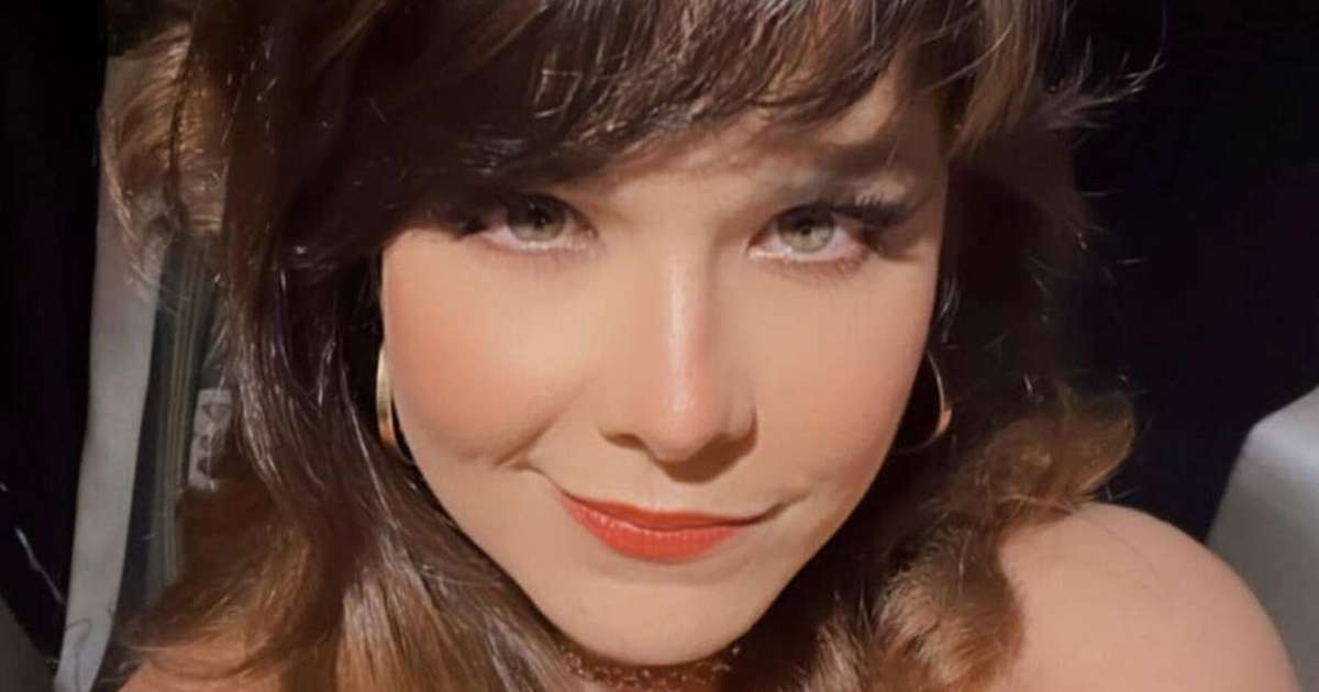Samara Felippo impressiona ao exibir mudanças no corpo em 23 anos
