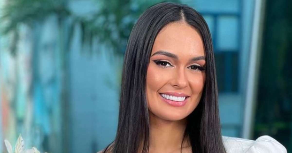 Ex-BBB Larissa Santos dança de maiô e recebe 'cantada' de cantor famoso ...