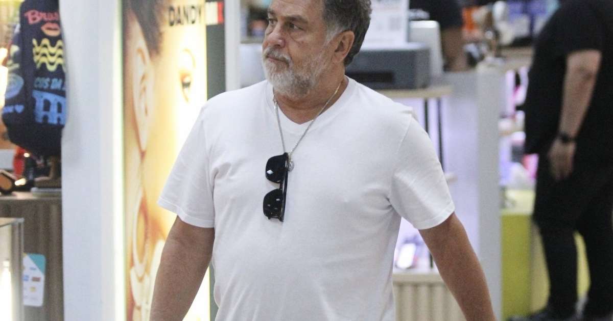 Marcos Frota chama atenção ao apostar em nova moda e surgir de salto alto