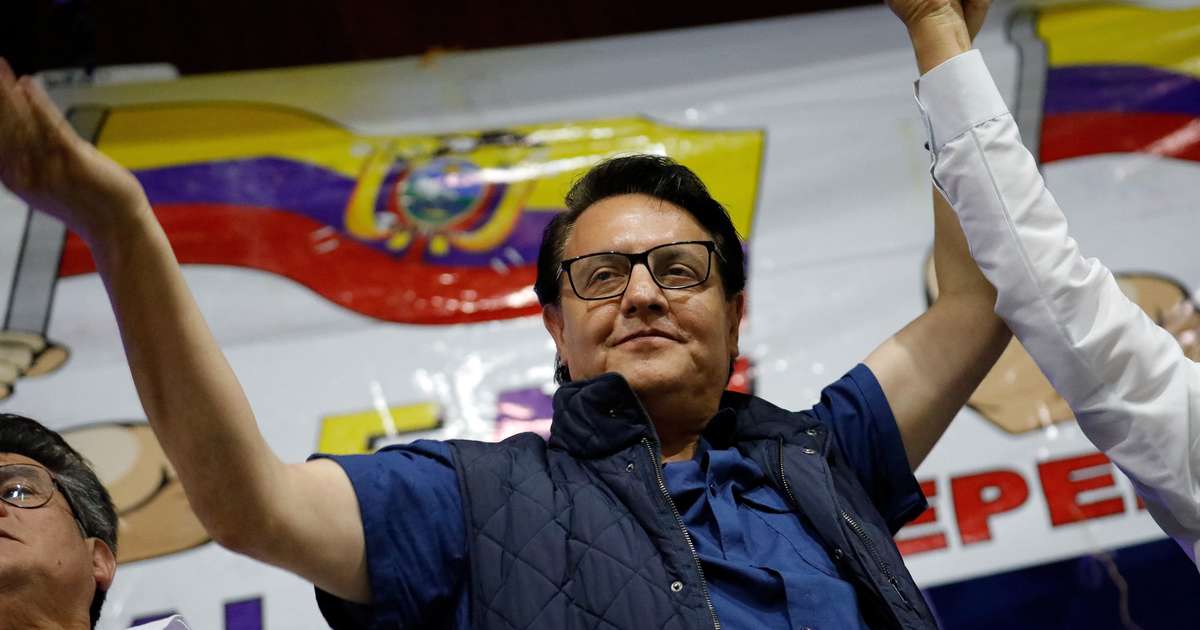 Vídeo mostra momento em que candidato à presidência do Equador sofre atentado