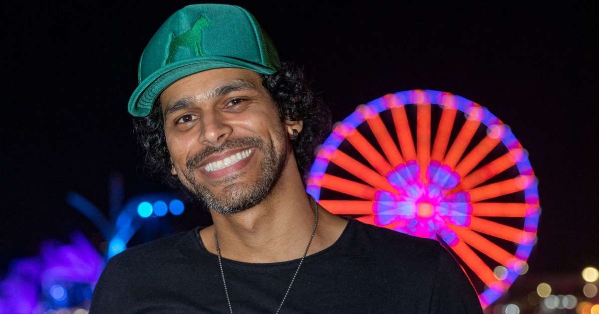 Renan Monteiro: entre o mar e o mundo dos vilões