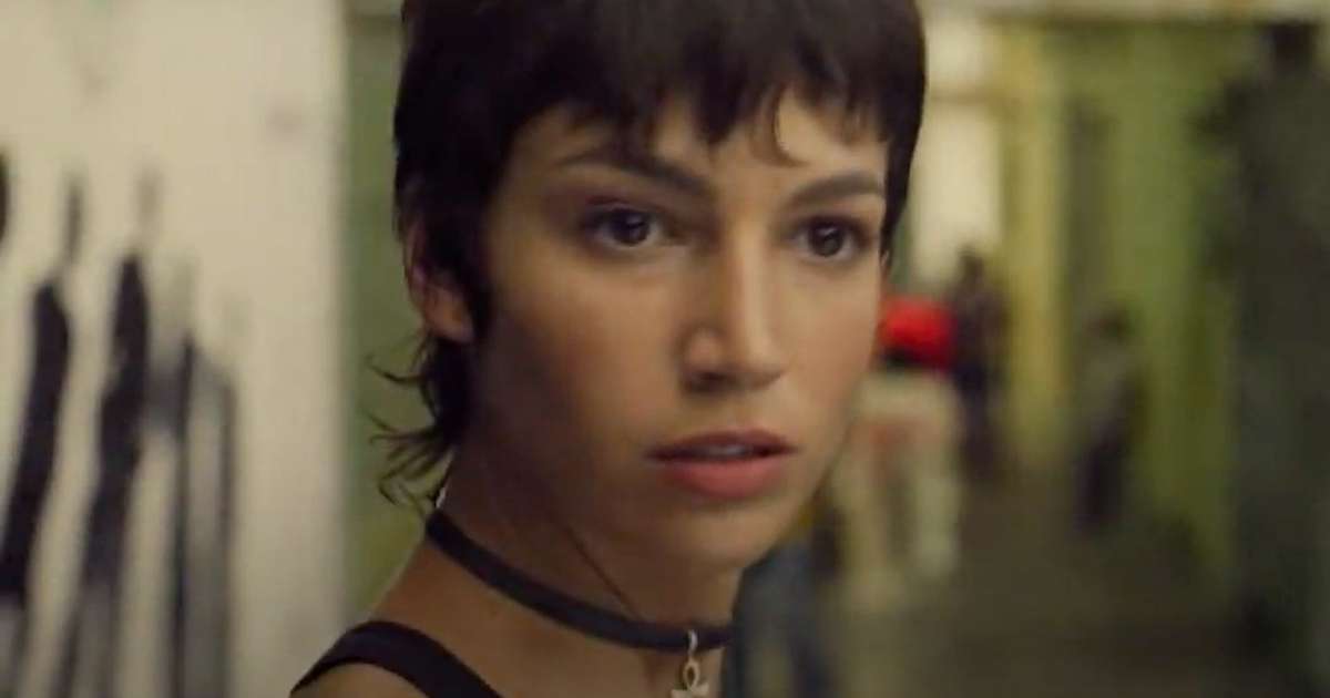 "Corpo em Chamas", série com Úrsula Corberó, ganha trailer