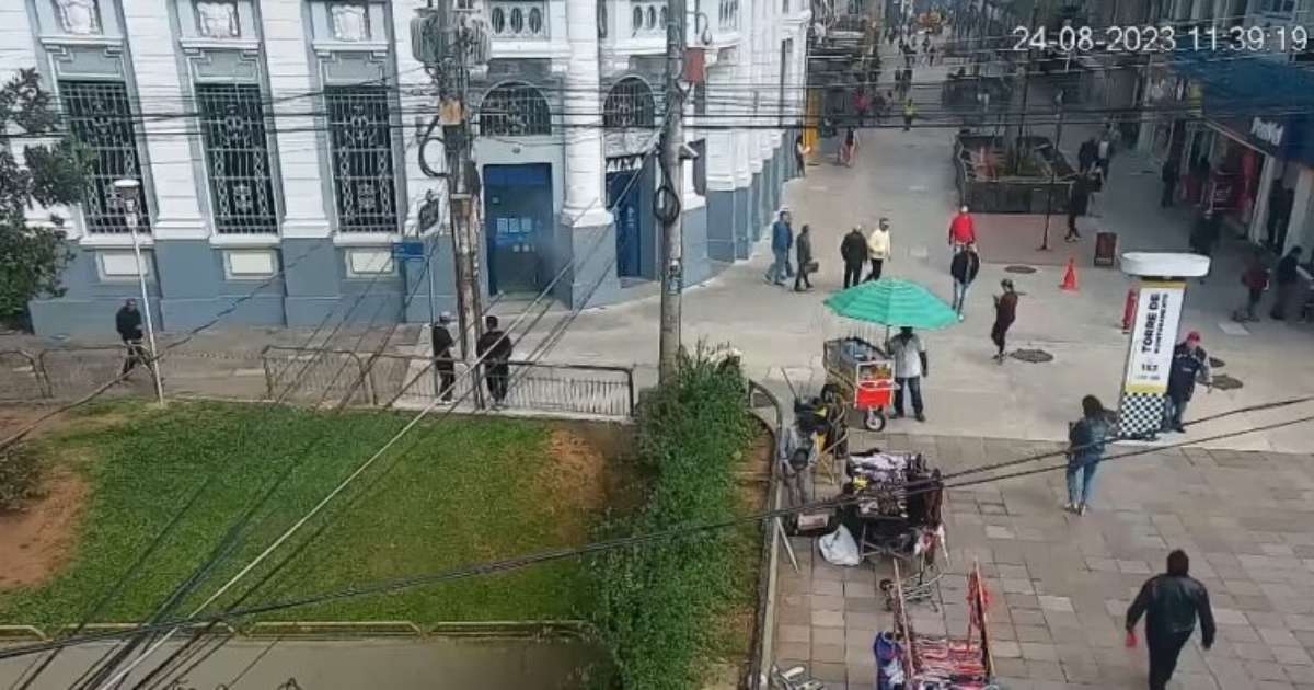 Vídeo: botão do pânico ajuda a salvar idoso engasgado no calçadão de ...