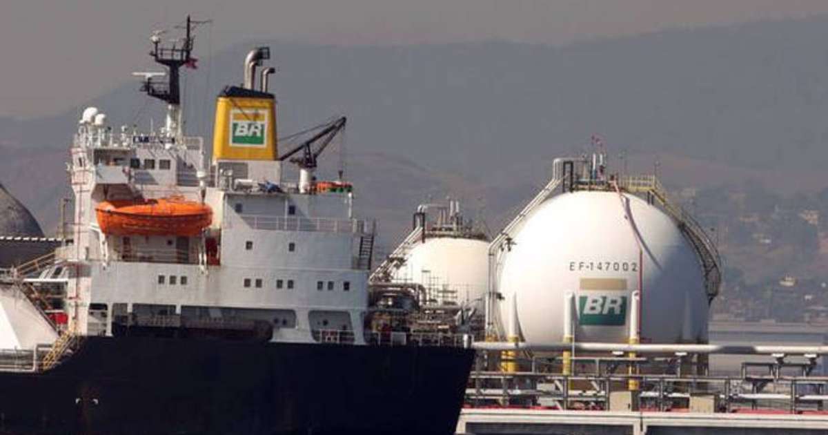 Transpetro lança em janeiro edital para construção de 25 navios