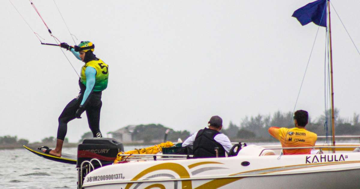 Domínio nas ondas: Bruno Lobo assume a dianteira na abertura da Copa ...