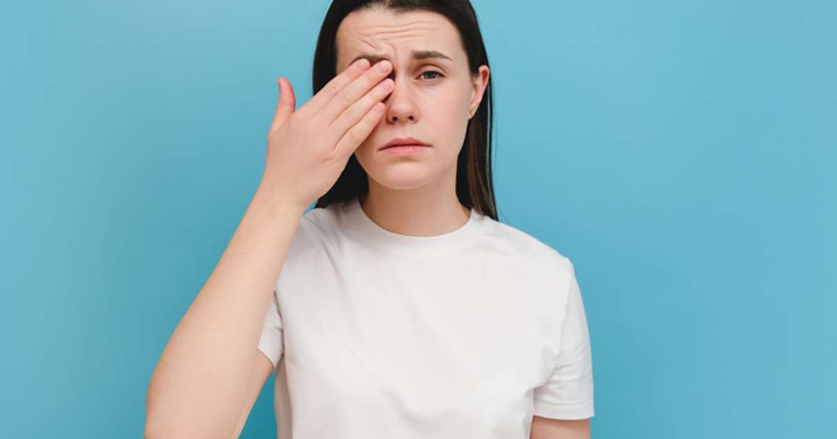 Sua pálpebra treme? Você pode ter mioquimia! Entenda a condição