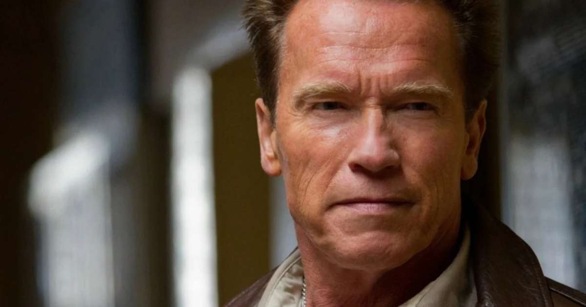 "Eu fui realmente estúpido": Arnold Schwarzenegger relembra o filme mais ridículo de sua carreira