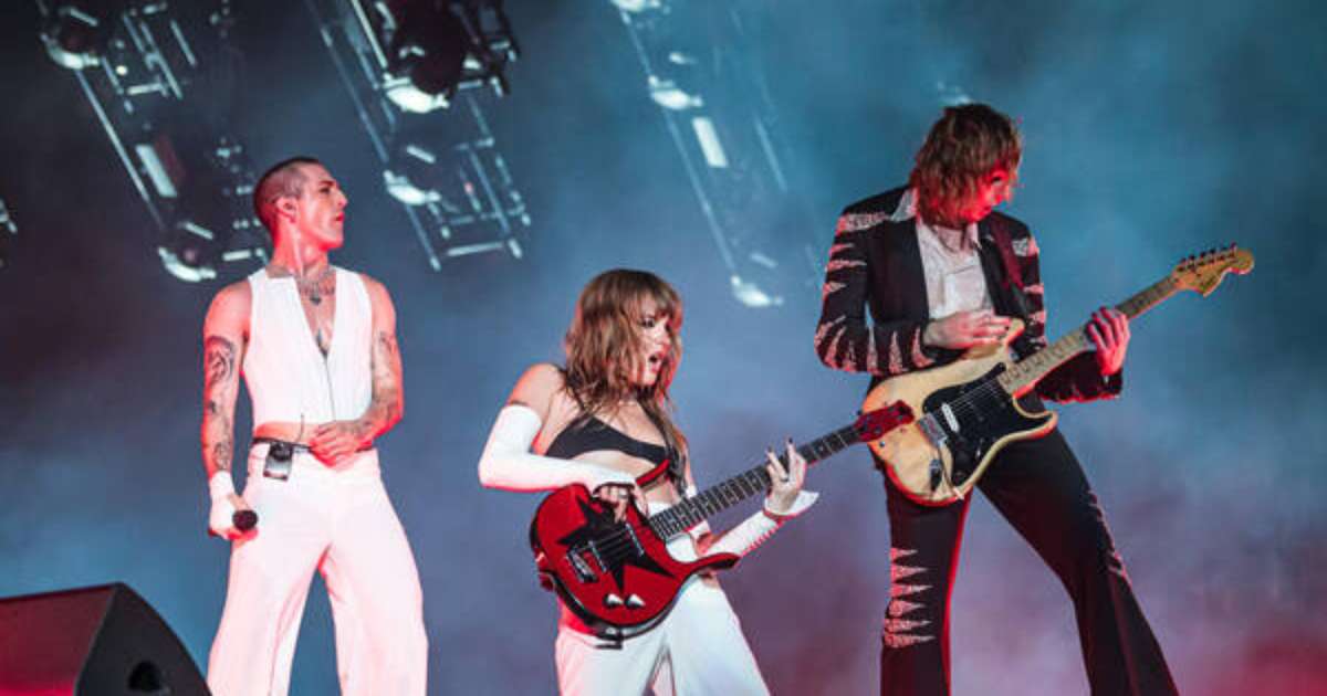 Maneskin lança single durante mini live em cartão-postal de Roma