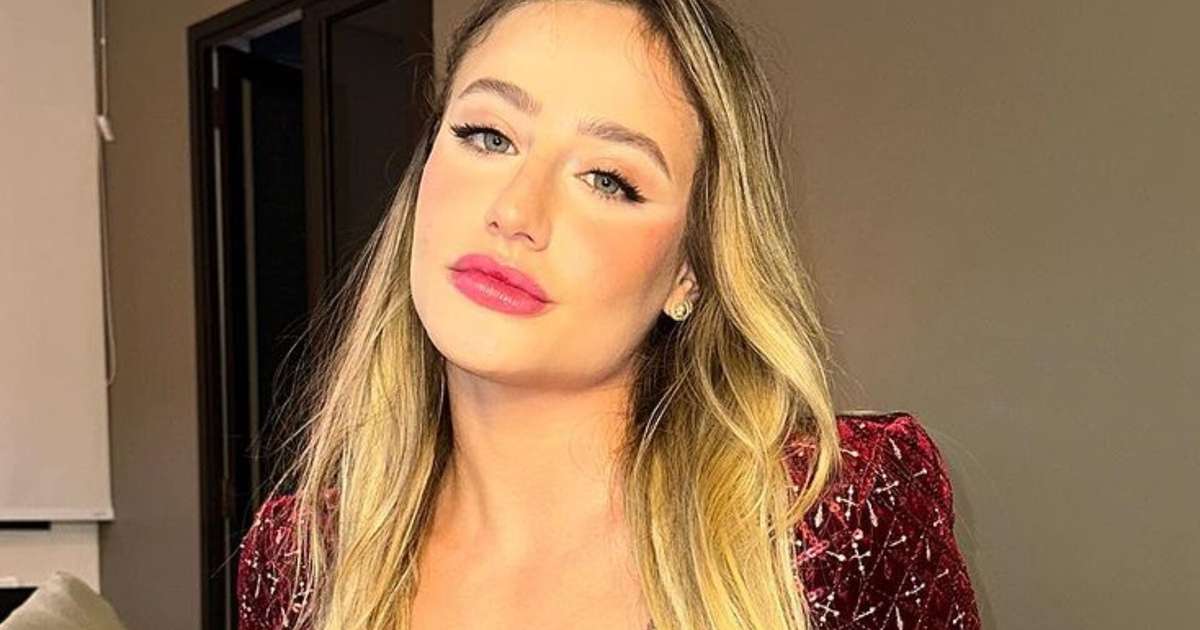 Bruna Griphao chama atenção ao usar vestido colado: 'Perfeita'