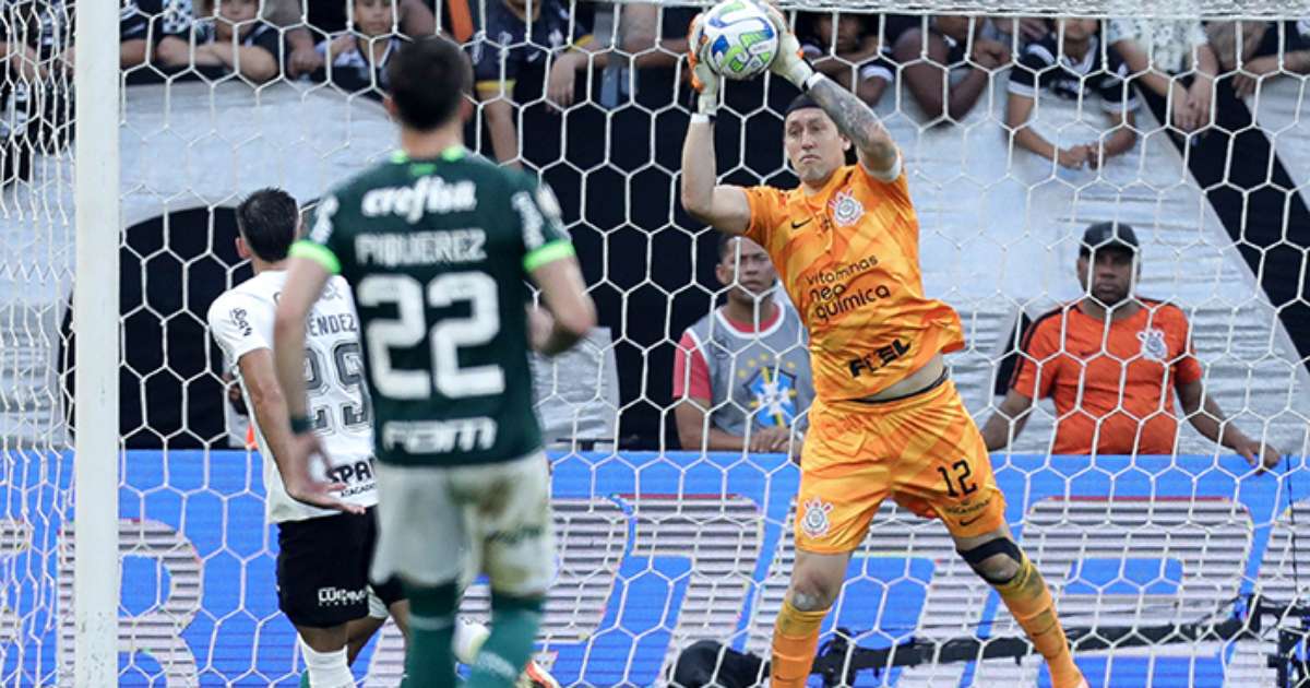 Cássio vê duelo com Palmeiras positivo para 'responder críticas'